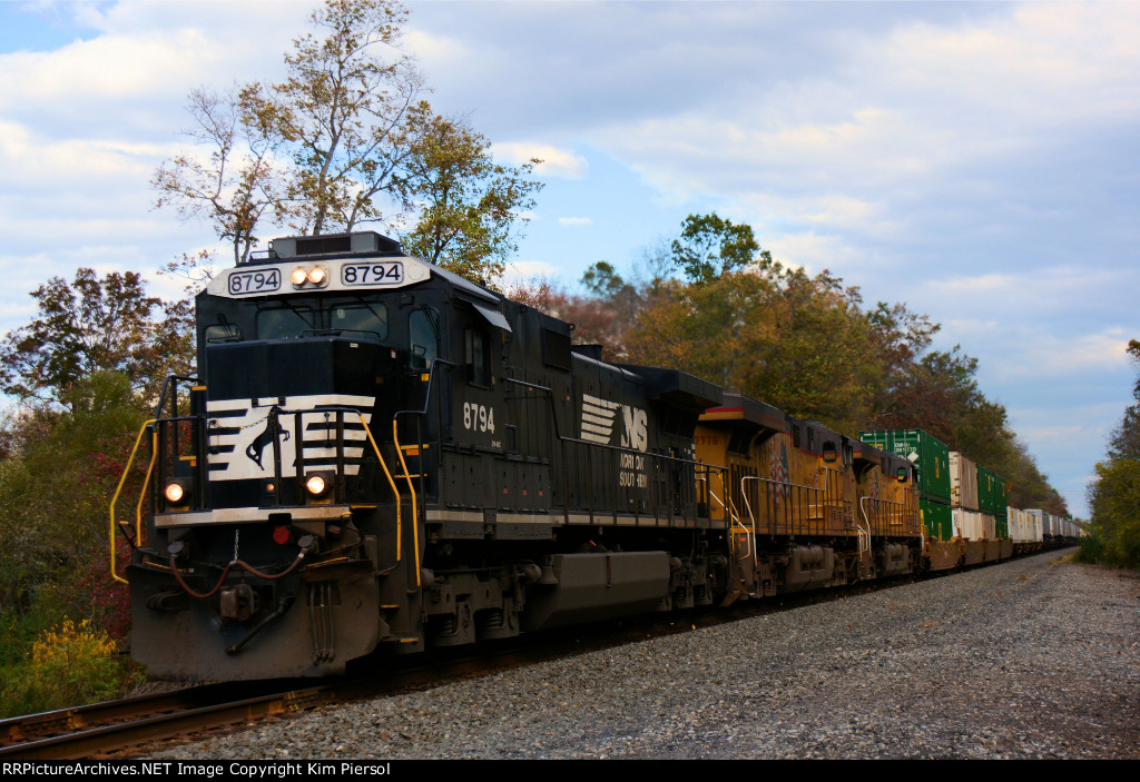 NS 8794 UP 7778 UP 7379 NS Train 211